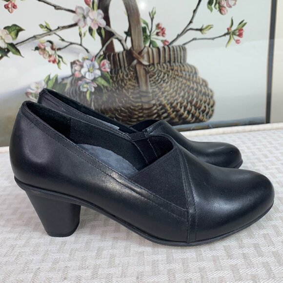 Vionic | Shoes | Vionic Womens Black Leather Heeled Shoes Size 6 | Poshmark